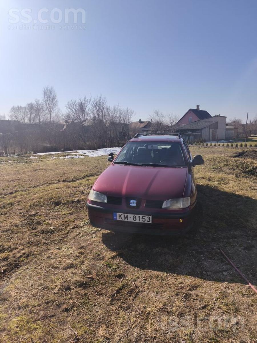 Sarkans SEAT Cordoba 2002 Daugavpils, ar dzinēja tilpumu 1.90 L un nobraukumu 296 tūkst. km par 550 €, foto 1 vietnē AUTOMOTO.COM.LV
