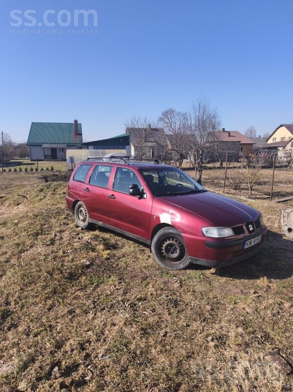 Sarkans SEAT Cordoba 2002 Daugavpils, ar dzinēja tilpumu 1.90 L un nobraukumu 296 tūkst. km par 550 €, foto 3 vietnē AUTOMOTO.COM.LV