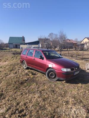 Sarkans SEAT Cordoba 2002 Daugavpils, ar dzinēja tilpumu 1.90 L un nobraukumu 296 tūkst. km par 550 €, foto 4 vietnē AUTOMOTO.COM.LV