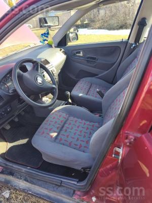 Sarkans SEAT Cordoba 2002 Daugavpils, ar dzinēja tilpumu 1.90 L un nobraukumu 296 tūkst. km par 550 €, foto 8 vietnē AUTOMOTO.COM.LV