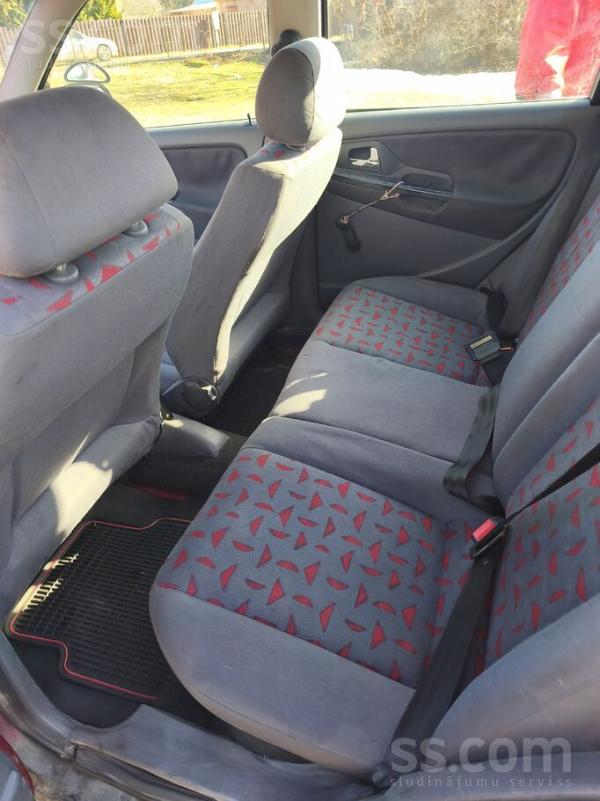 Sarkans SEAT Cordoba 2002 Daugavpils, ar dzinēja tilpumu 1.90 L un nobraukumu 296 tūkst. km par 550 €, foto 8 vietnē AUTOMOTO.COM.LV