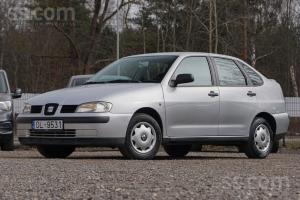 SEAT Cordoba 2000 Rīga, ar dzinēja tilpumu 1.60 L un nobraukumu 140 tūkst. km par 1690 €, foto  vietnē AUTOMOTO.COM.LV