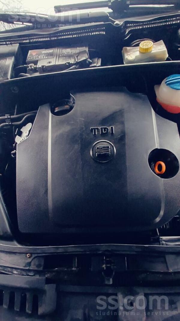 Black SEAT Exeo 2012 in Tukums, with an engine capacity of 2.00 L and mileage of 0 thousand km for 3200 €, photo 9 on AUTOMOTO.COM.LV