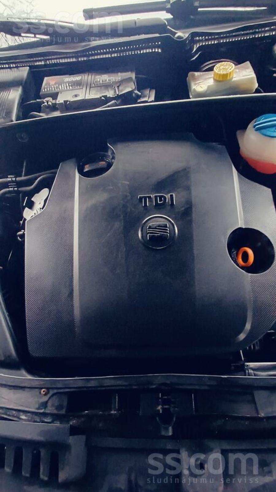 Black SEAT Exeo 2012 in Tukums, with an engine capacity of 2.00 L and mileage of 0 thousand km for 3200 €, photo 10 on AUTOMOTO.COM.LV