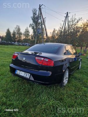 Black SEAT Exeo 2009 in Jekabpils, with an engine capacity of 2.00 L and mileage of 371 thousand km for 4990 €, photo 6 on AUTOMOTO.COM.LV