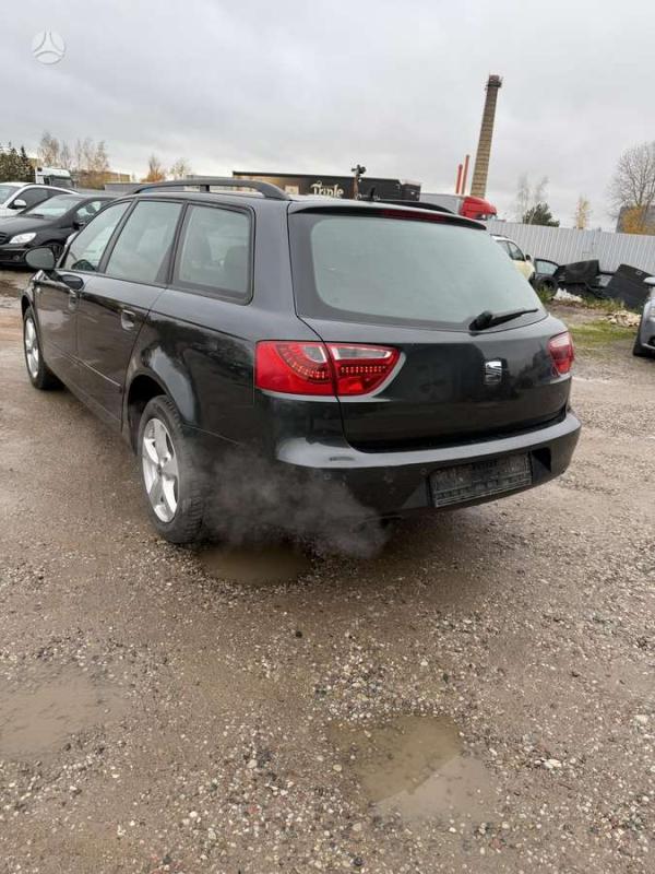 Black SEAT Exeo 2011 in Jurbarkas, with an engine capacity of 2.00 L and mileage of 300 thousand km for 2999 €, photo 11 on AUTOMOTO.COM.LV