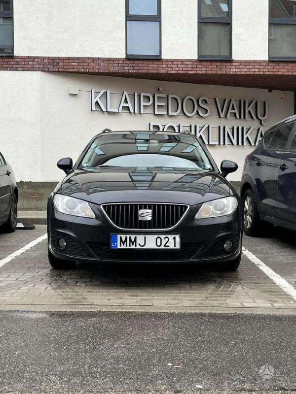 Black SEAT Exeo 2011 in Klaipeda, with an engine capacity of 1.97 L and mileage of 339 thousand km for 2500 €, photo 3 on AUTOMOTO.COM.LV