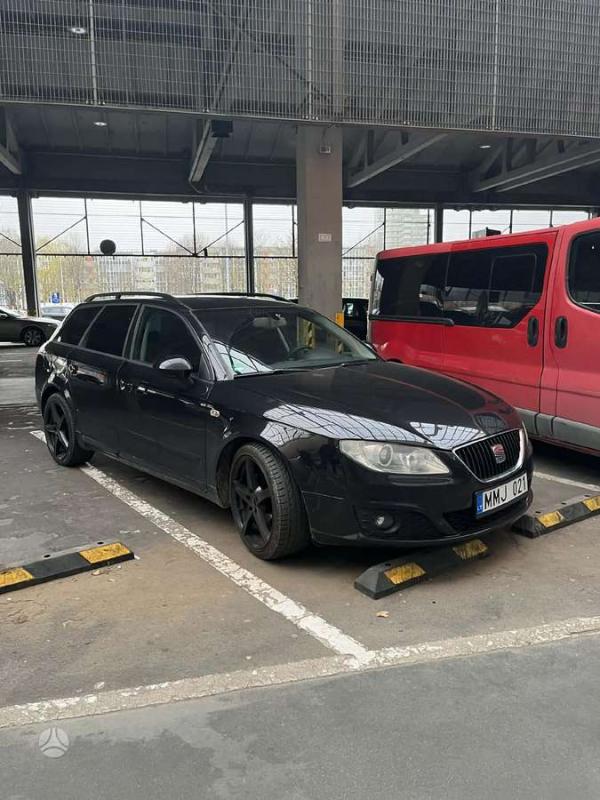 Black SEAT Exeo 2011 in Klaipeda, with an engine capacity of 1.97 L and mileage of 339 thousand km for 2500 €, photo 5 on AUTOMOTO.COM.LV