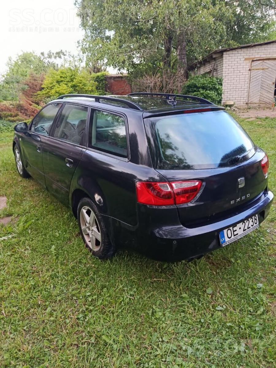Black SEAT Exeo 2011 in Saldus, with an engine capacity of 2.00 L and mileage of 292 thousand km for 3550 €, photo 5 on AUTOMOTO.COM.LV