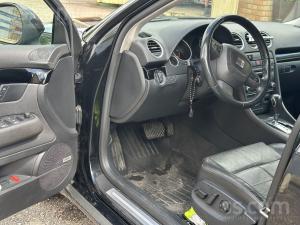 Black SEAT Exeo 2011 in Rezekne, with an engine capacity of 2.00 L and mileage of 280 thousand km for 4150 €, photo 7 on AUTOMOTO.COM.LV