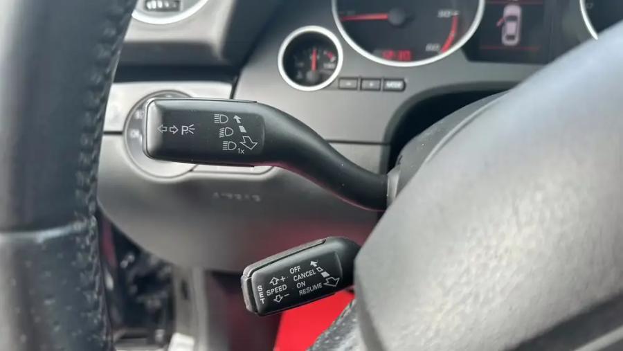 Black SEAT Exeo 2012 in Daugavpils, with an engine capacity of 2.00 L and mileage of 280 thousand km for 4850 €, photo 13 on AUTOMOTO.COM.LV