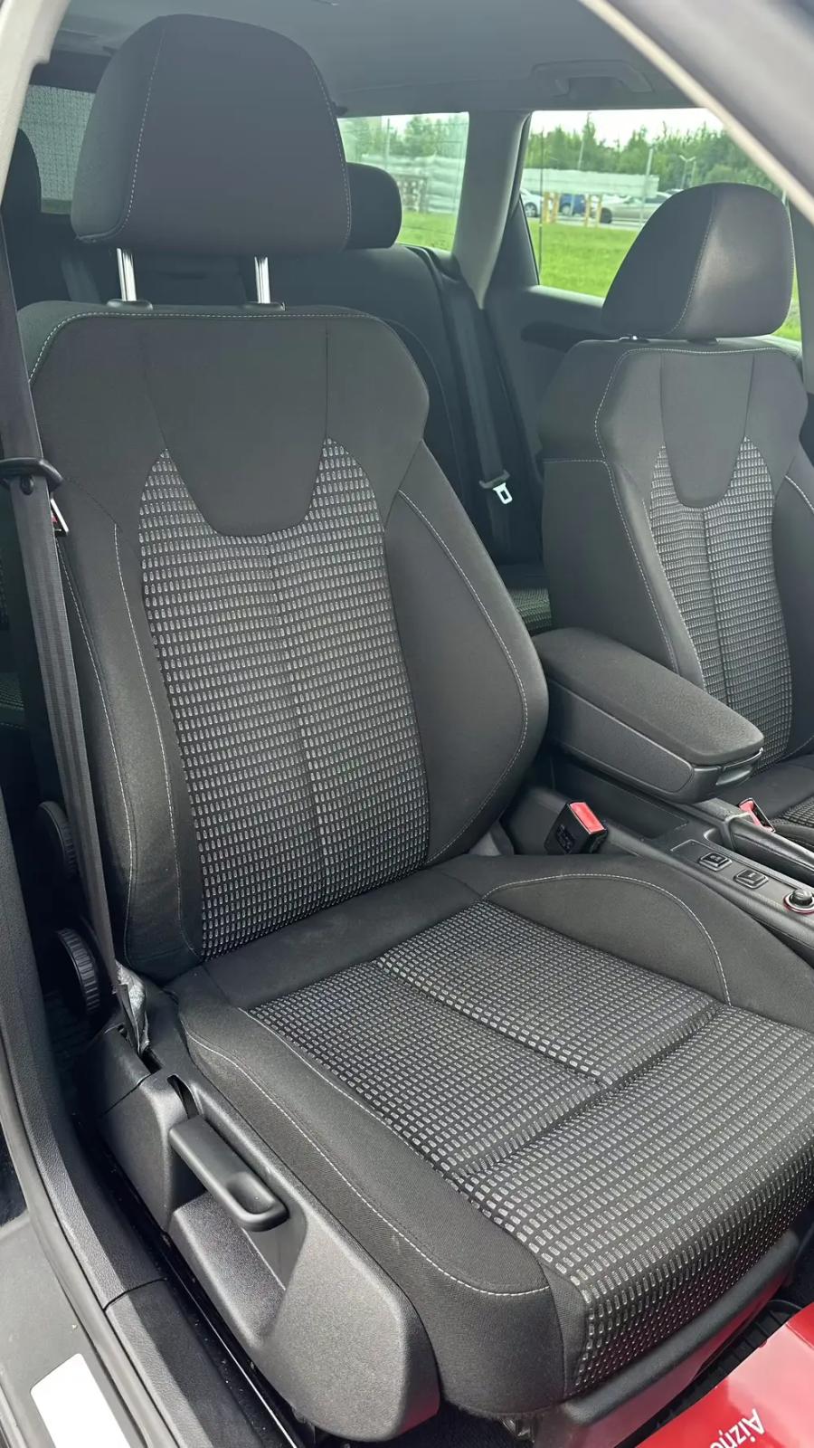 Black SEAT Exeo 2012 in Daugavpils, with an engine capacity of 2.00 L and mileage of 280 thousand km for 4850 €, photo 20 on AUTOMOTO.COM.LV