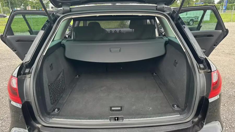 Black SEAT Exeo 2012 in Daugavpils, with an engine capacity of 2.00 L and mileage of 280 thousand km for 4850 €, photo 26 on AUTOMOTO.COM.LV