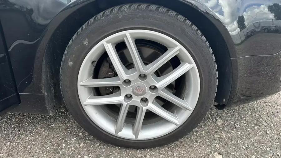 Black SEAT Exeo 2012 in Daugavpils, with an engine capacity of 2.00 L and mileage of 280 thousand km for 4850 €, photo 28 on AUTOMOTO.COM.LV