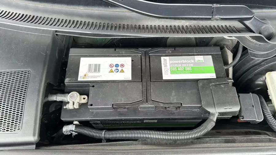 Black SEAT Exeo 2012 in Daugavpils, with an engine capacity of 2.00 L and mileage of 280 thousand km for 4850 €, photo 30 on AUTOMOTO.COM.LV