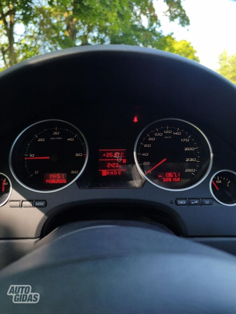 Black SEAT Exeo 2012 in Prienai, with an engine capacity of 2.00 L and mileage of 328 thousand km for 2950 €, photo 11 on AUTOMOTO.COM.LV
