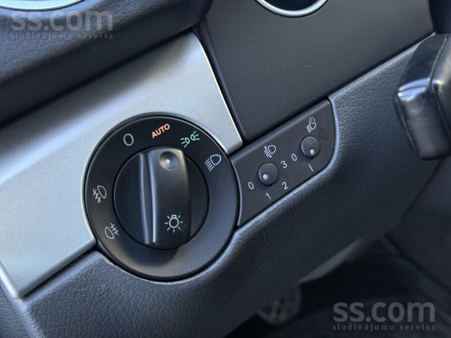 Blue SEAT Exeo 2010 in Riga, with an engine capacity of 2.00 L and mileage of 263 thousand km for 3150 €, photo 12 on AUTOMOTO.COM.LV