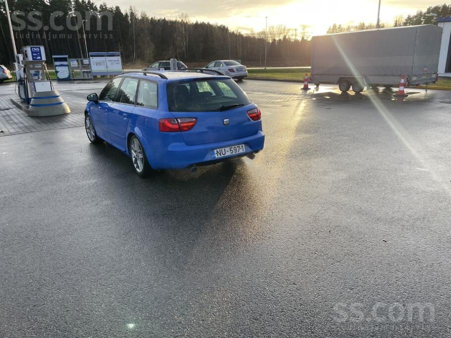 Blue SEAT Exeo 2009 in Riga, with an engine capacity of 2.00 L and mileage of 293 thousand km for 4800 €, photo 3 on AUTOMOTO.COM.LV