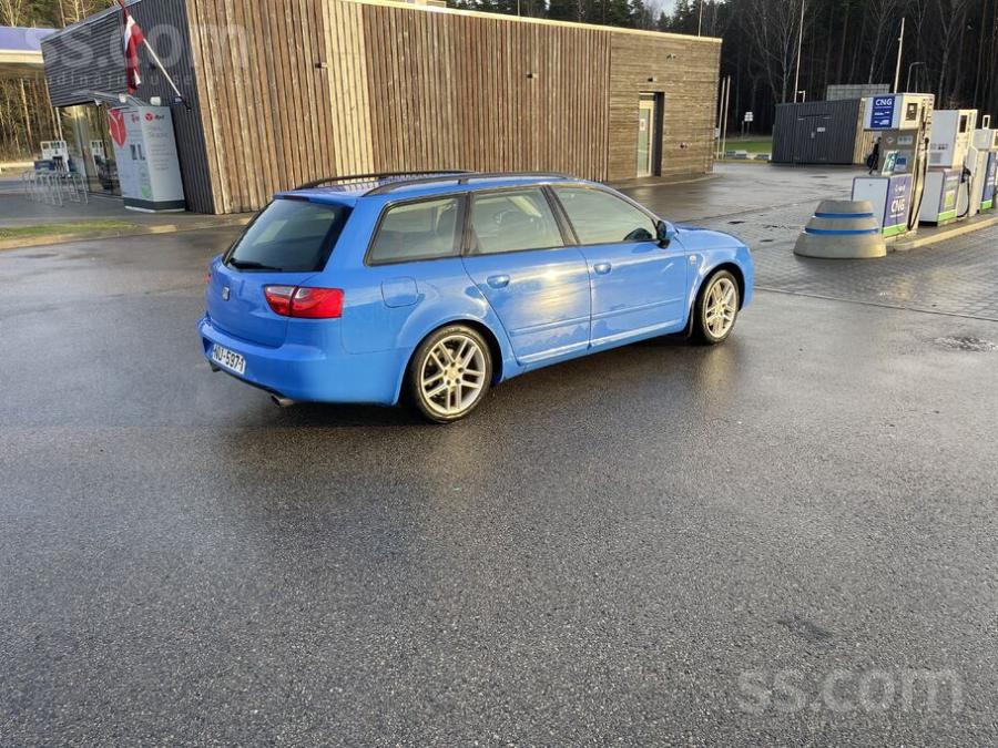 Blue SEAT Exeo 2009 in Riga, with an engine capacity of 2.00 L and mileage of 293 thousand km for 4800 €, photo 4 on AUTOMOTO.COM.LV