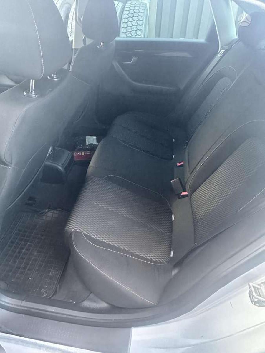 Grey SEAT Exeo 2009 in Taurage, with an engine capacity of 2.00 L and mileage of 322 thousand km for 3200 €, photo 12 on AUTOMOTO.COM.LV