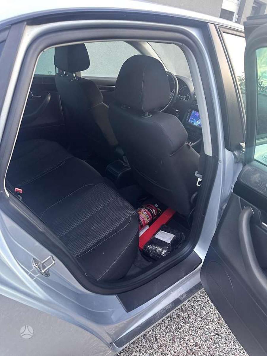 Grey SEAT Exeo 2009 in Taurage, with an engine capacity of 2.00 L and mileage of 322 thousand km for 3200 €, photo 13 on AUTOMOTO.COM.LV