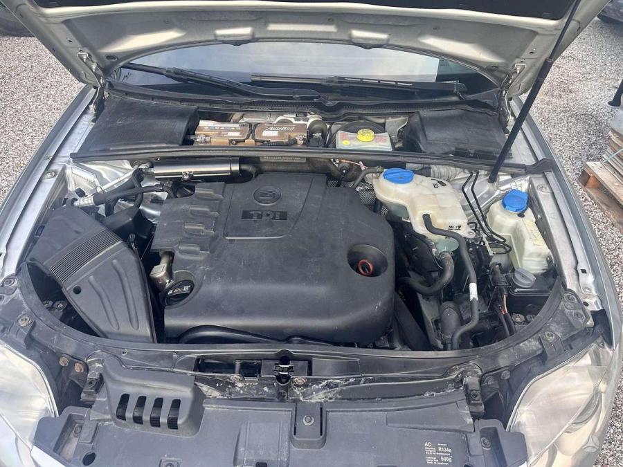 Grey SEAT Exeo 2009 in Taurage, with an engine capacity of 2.00 L and mileage of 322 thousand km for 3200 €, photo 16 on AUTOMOTO.COM.LV