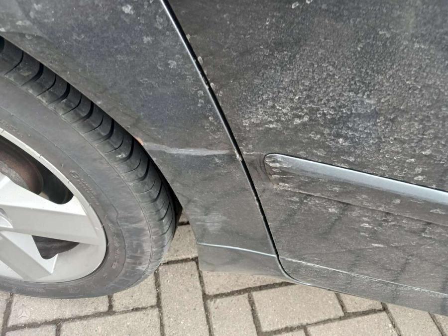 Pelēks SEAT Exeo 2010 Šauļi, ar dzinēja tilpumu 1.97 L un nobraukumu 303 tūkst. km par 2600 €, foto 8 vietnē AUTOMOTO.COM.LV