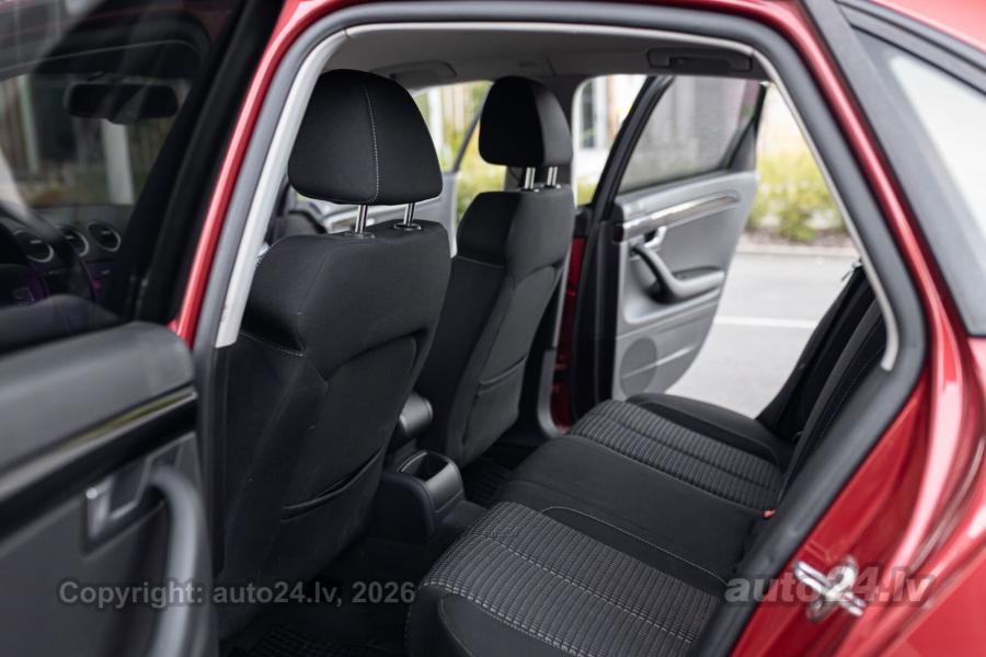 Red SEAT Exeo 2012 in Tallinn, with an engine capacity of 2.00 L and mileage of 181 thousand km for 4999 €, photo 14 on AUTOMOTO.COM.LV