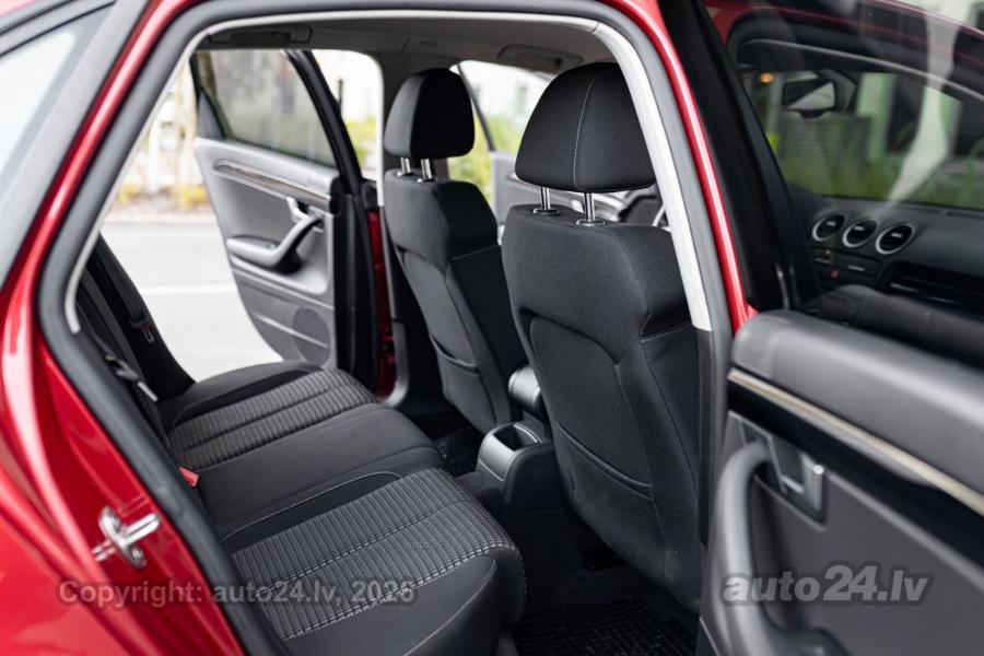 Red SEAT Exeo 2012 in Tallinn, with an engine capacity of 2.00 L and mileage of 181 thousand km for 4999 €, photo 15 on AUTOMOTO.COM.LV