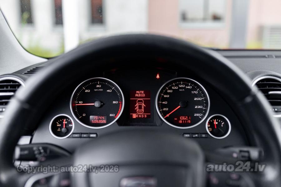 Red SEAT Exeo 2012 in Tallinn, with an engine capacity of 2.00 L and mileage of 181 thousand km for 4999 €, photo 16 on AUTOMOTO.COM.LV