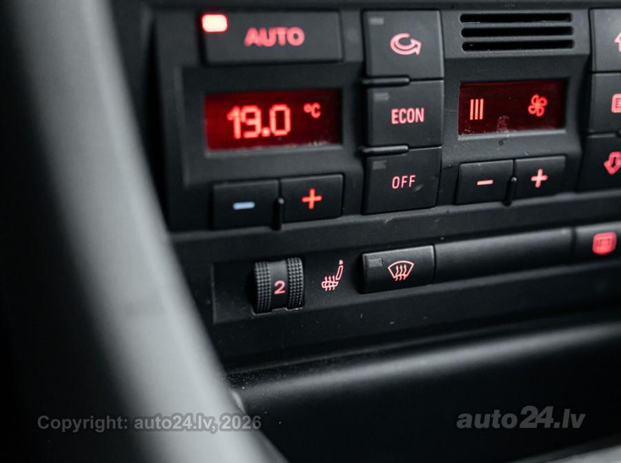 Red SEAT Exeo 2012 in Tallinn, with an engine capacity of 2.00 L and mileage of 181 thousand km for 4999 €, photo 18 on AUTOMOTO.COM.LV