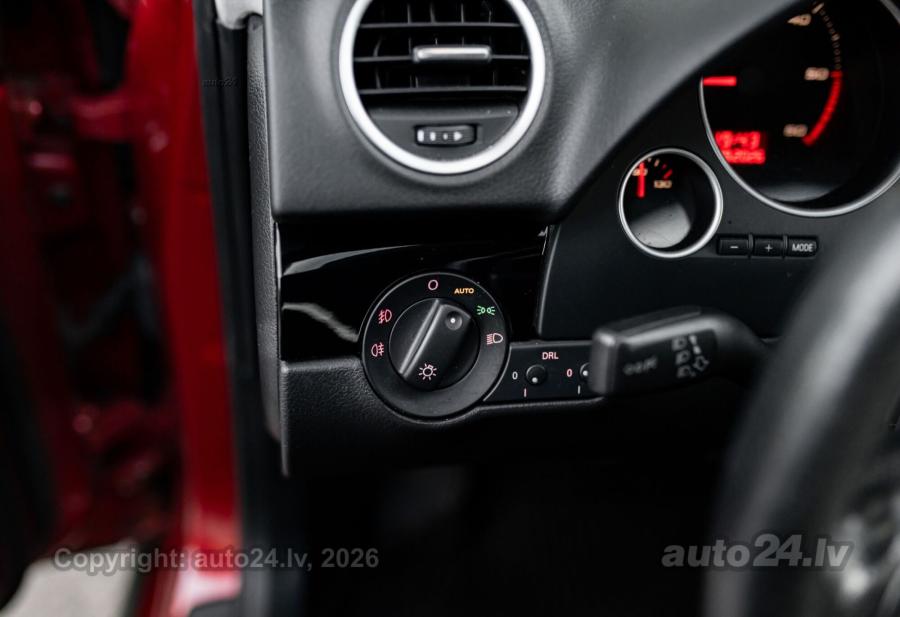 Red SEAT Exeo 2012 in Tallinn, with an engine capacity of 2.00 L and mileage of 181 thousand km for 4999 €, photo 19 on AUTOMOTO.COM.LV