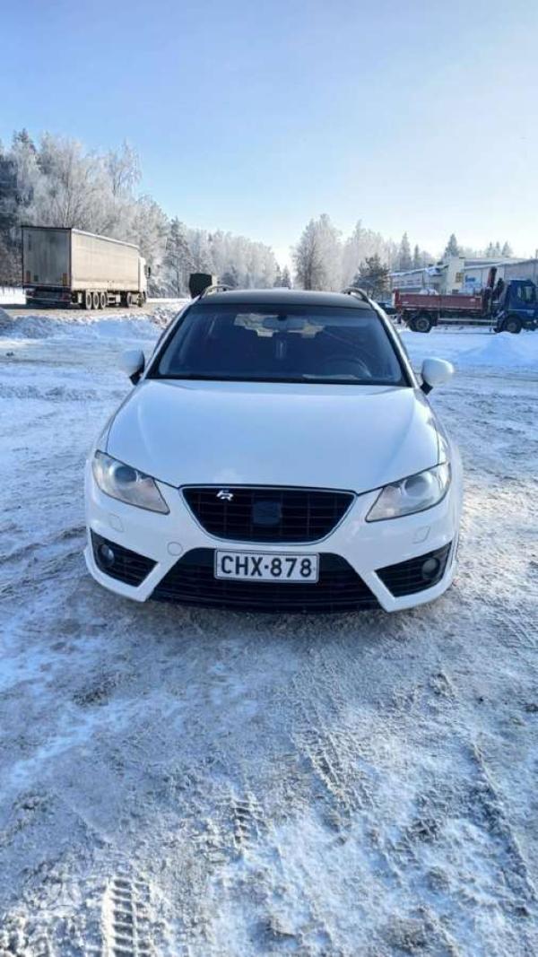 Balts SEAT Exeo 2011 Radviliškis, ar dzinēja tilpumu 2.00 L un nobraukumu 225 tūkst. km par 4350 €, foto 3 vietnē AUTOMOTO.COM.LV