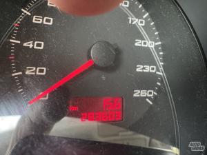 Balts SEAT Exeo 2011 Kauņa, ar dzinēja tilpumu 2.00 L un nobraukumu 283 tūkst. km par 3200 €, foto 13 vietnē AUTOMOTO.COM.LV