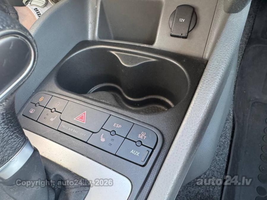 Smilšu krāsa SEAT Ibiza 2011 Narva, ar dzinēja tilpumu 1.20 L un nobraukumu 98 tūkst. km par 4590 €, foto 13 vietnē AUTOMOTO.COM.LV