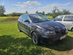 Melns SEAT Ibiza 2003 Panevēža, ar dzinēja tilpumu 1.90 L un nobraukumu 479 tūkst. km par 900 €, foto  vietnē AUTOMOTO.COM.LV