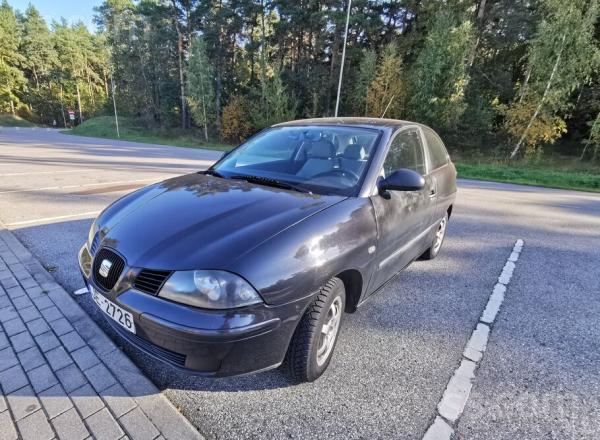 Melns SEAT Ibiza 2003 Rīga, ar dzinēja tilpumu 1.40 L un nobraukumu 0 tūkst. km par 1300 €, foto 3 vietnē AUTOMOTO.COM.LV