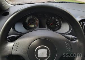 Melns SEAT Ibiza 2003 Rīga, ar dzinēja tilpumu 1.40 L un nobraukumu 0 tūkst. km par 1300 €, foto 5 vietnē AUTOMOTO.COM.LV