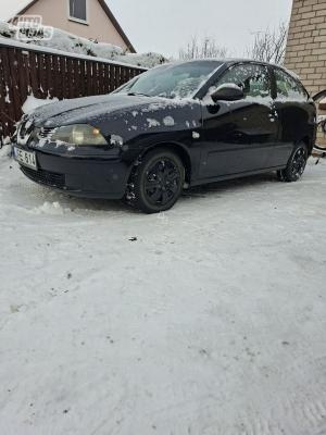 Black SEAT Ibiza 2004 in Varena, with an engine capacity of 1.90 L and mileage of 225 thousand km for 1720 €, photo 8 on AUTOMOTO.COM.LV