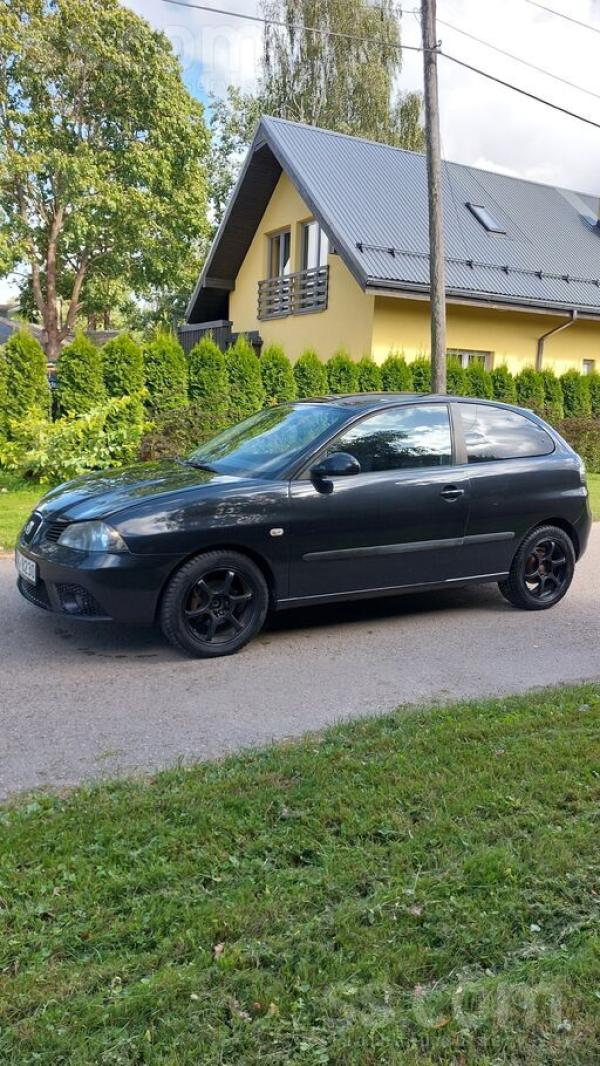 Black SEAT Ibiza 2006 in Riga, with an engine capacity of 1.40 L and mileage of 189 thousand km for 1500 €, photo 2 on AUTOMOTO.COM.LV