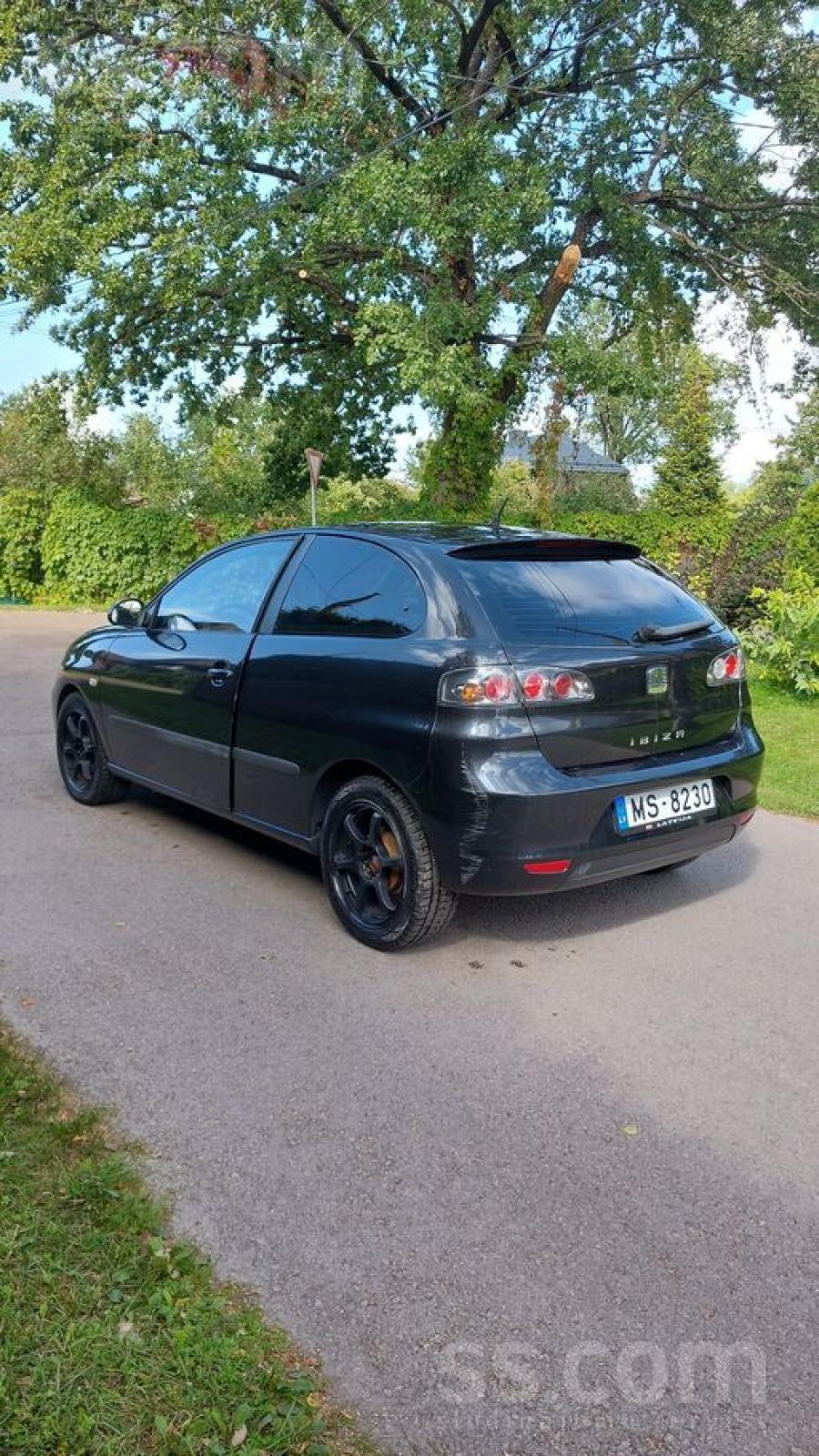 Black SEAT Ibiza 2006 in Riga, with an engine capacity of 1.40 L and mileage of 189 thousand km for 1500 €, photo 3 on AUTOMOTO.COM.LV