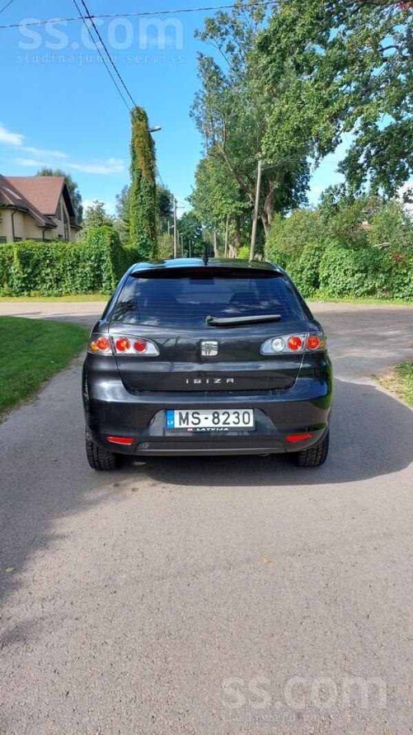 Black SEAT Ibiza 2006 in Riga, with an engine capacity of 1.40 L and mileage of 189 thousand km for 1500 €, photo 4 on AUTOMOTO.COM.LV