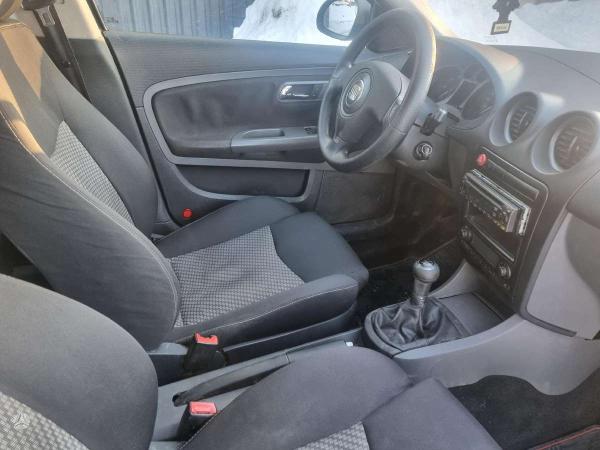Melns SEAT Ibiza 2007 Kauņa, ar dzinēja tilpumu 1.90 L un nobraukumu 275 tūkst. km par 950 €, foto 5 vietnē AUTOMOTO.COM.LV