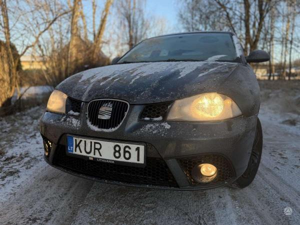 Black SEAT Ibiza 2008 in Vilnius, with an engine capacity of 1.42 L and mileage of 299 thousand km for 999 €, photo 5 on AUTOMOTO.COM.LV