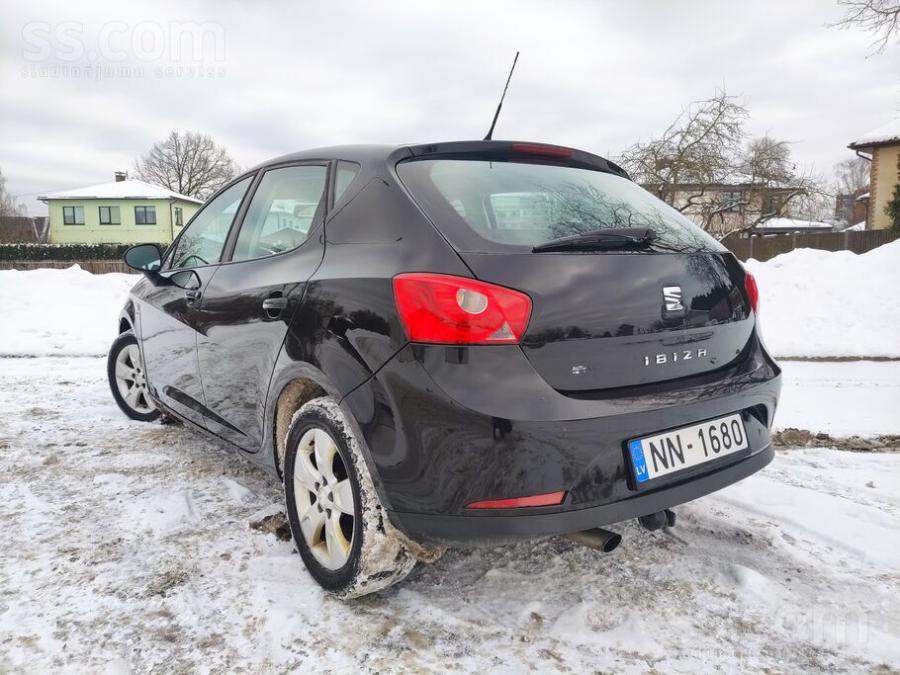 Black SEAT Ibiza 2008 in Riga, with an engine capacity of 1.90 L and mileage of 282 thousand km for 3250 €, photo 4 on AUTOMOTO.COM.LV