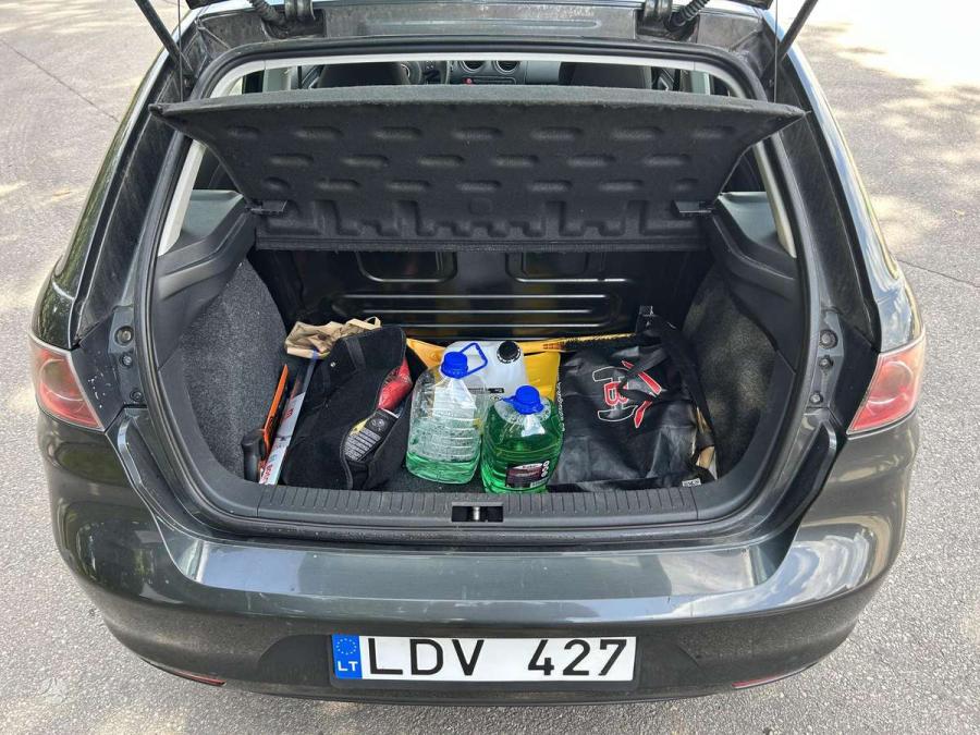 Black SEAT Ibiza 2008 in Kaunas, with an engine capacity of 1.42 L and mileage of 277 thousand km for 1400 €, photo 18 on AUTOMOTO.COM.LV
