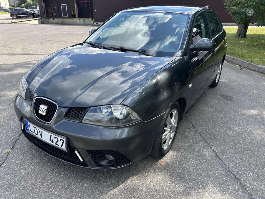 Black SEAT Ibiza 2008 in Kaunas, with an engine capacity of 1.42 L and mileage of 277 thousand km for 1400 €, photo 1 on AUTOMOTO.COM.LV