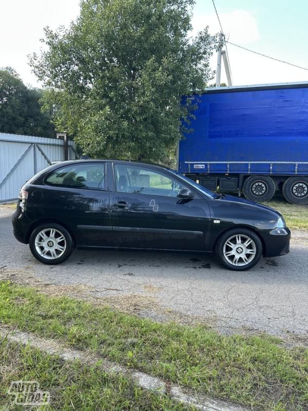 Black SEAT Ibiza 2009 in Kaunas, with an engine capacity of 1.40 L and mileage of 295 thousand km for 1700 €, photo 5 on AUTOMOTO.COM.LV