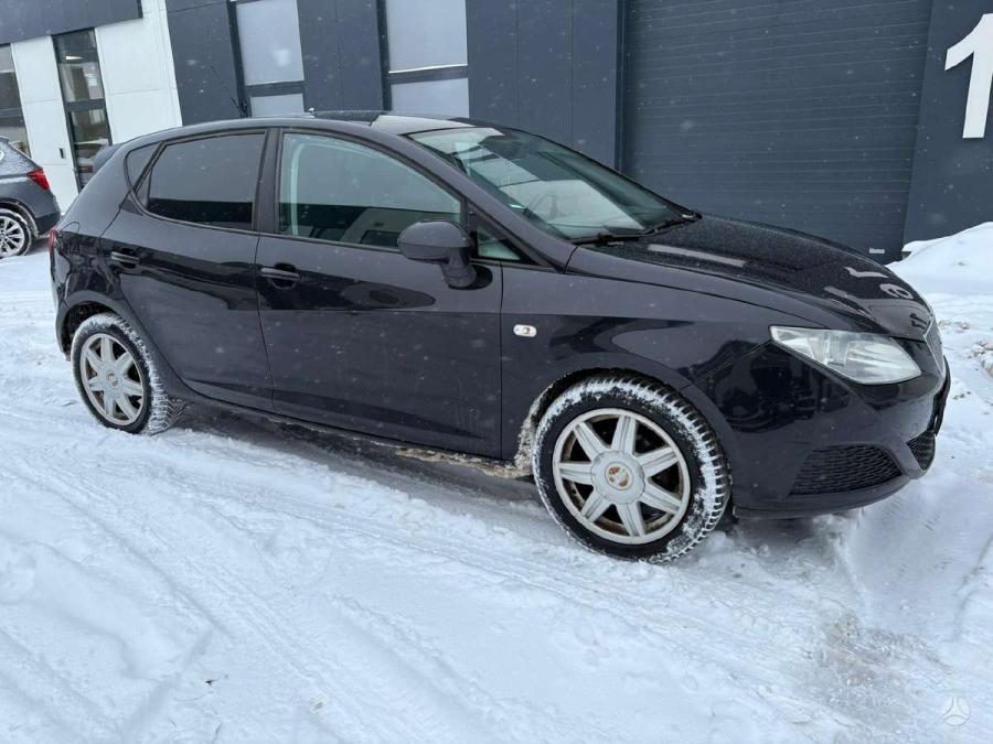 Black SEAT Ibiza 2009 in Vilnius, with an engine capacity of 1.42 L and mileage of 287 thousand km for 1600 €, photo 2 on AUTOMOTO.COM.LV