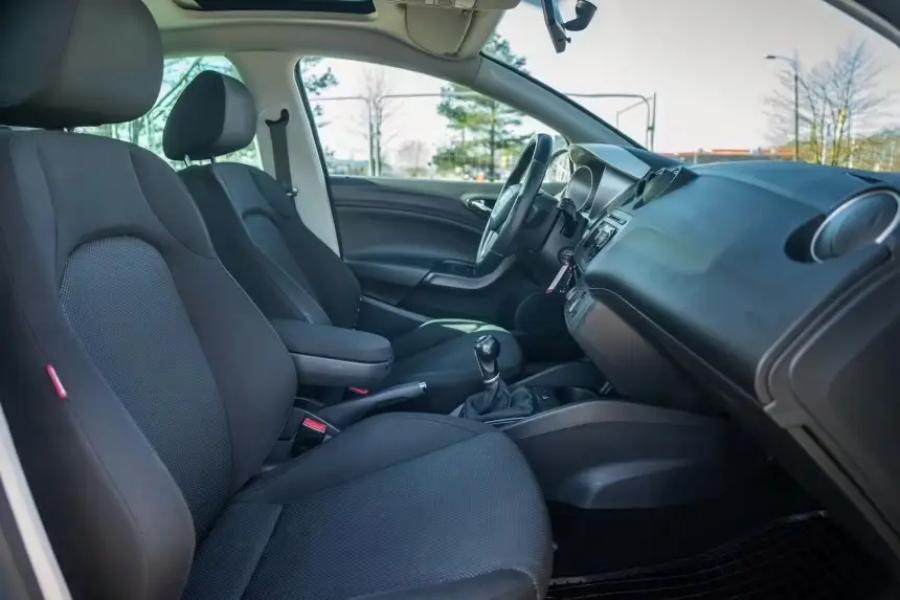 Melns SEAT Ibiza 2009 Liepāja, ar dzinēja tilpumu 1.60 L un nobraukumu 208 tūkst. km par 4350 €, foto 13 vietnē AUTOMOTO.COM.LV
